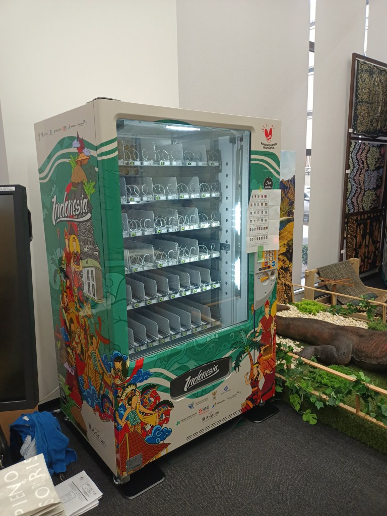Debuting Indonesia's First Halal Vending Machine in Japan